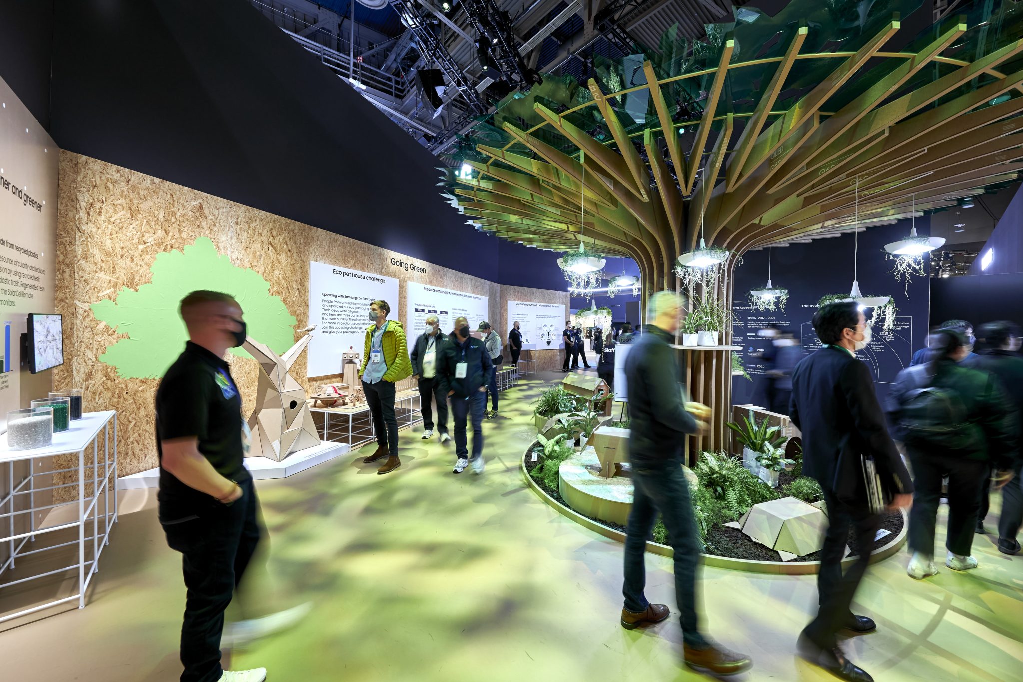 Samsung Electronics @ CES - MC².com