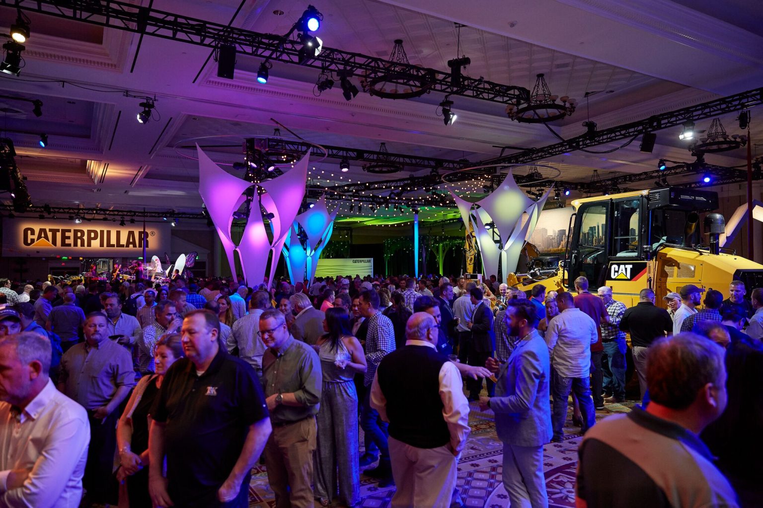 Built to Wow: Caterpillar at CONEXPO-CON | MC².com